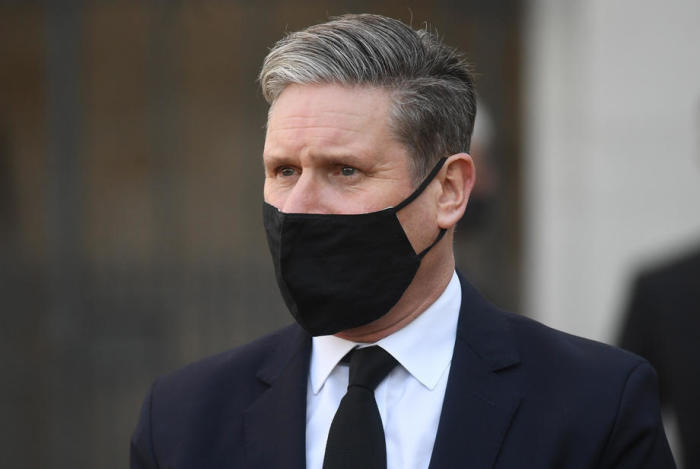 Polizei muss britischen Oppositionschef vor Mob in Sicherheit bringen