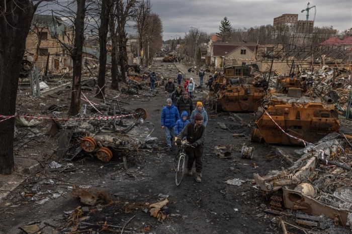 «Kein Vergeben!» - Ukraine erinnert an Massaker von Butscha