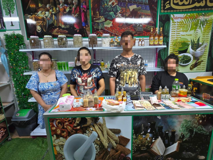 Razzia entlarvt Betrug in Kräuterladen, Thailand, Pattaya
