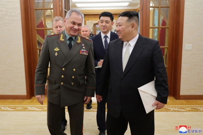 Putins Vertrauter Schoigu trifft Nordkoreas Machthaber Kim