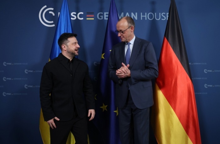 Merz sagt Ukraine weitere Unterstützung zu