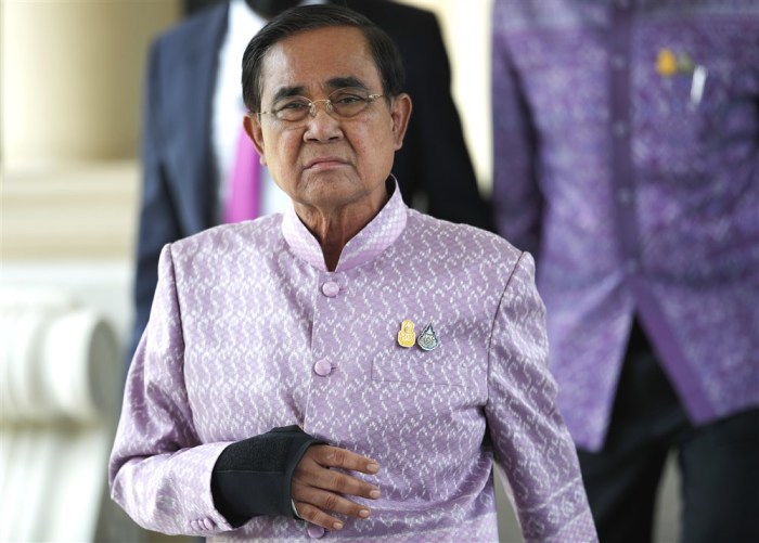 Prayut soll zwei Wochen lang Verband tragen, Thailand, Bangkok